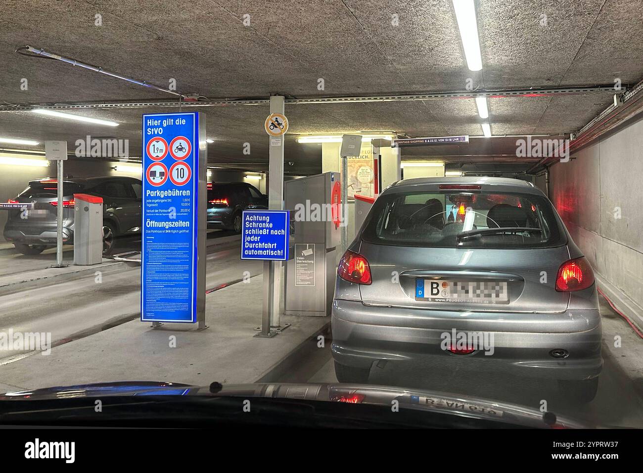 Parkplatzanlage hi-res stock photography and images - Alamy