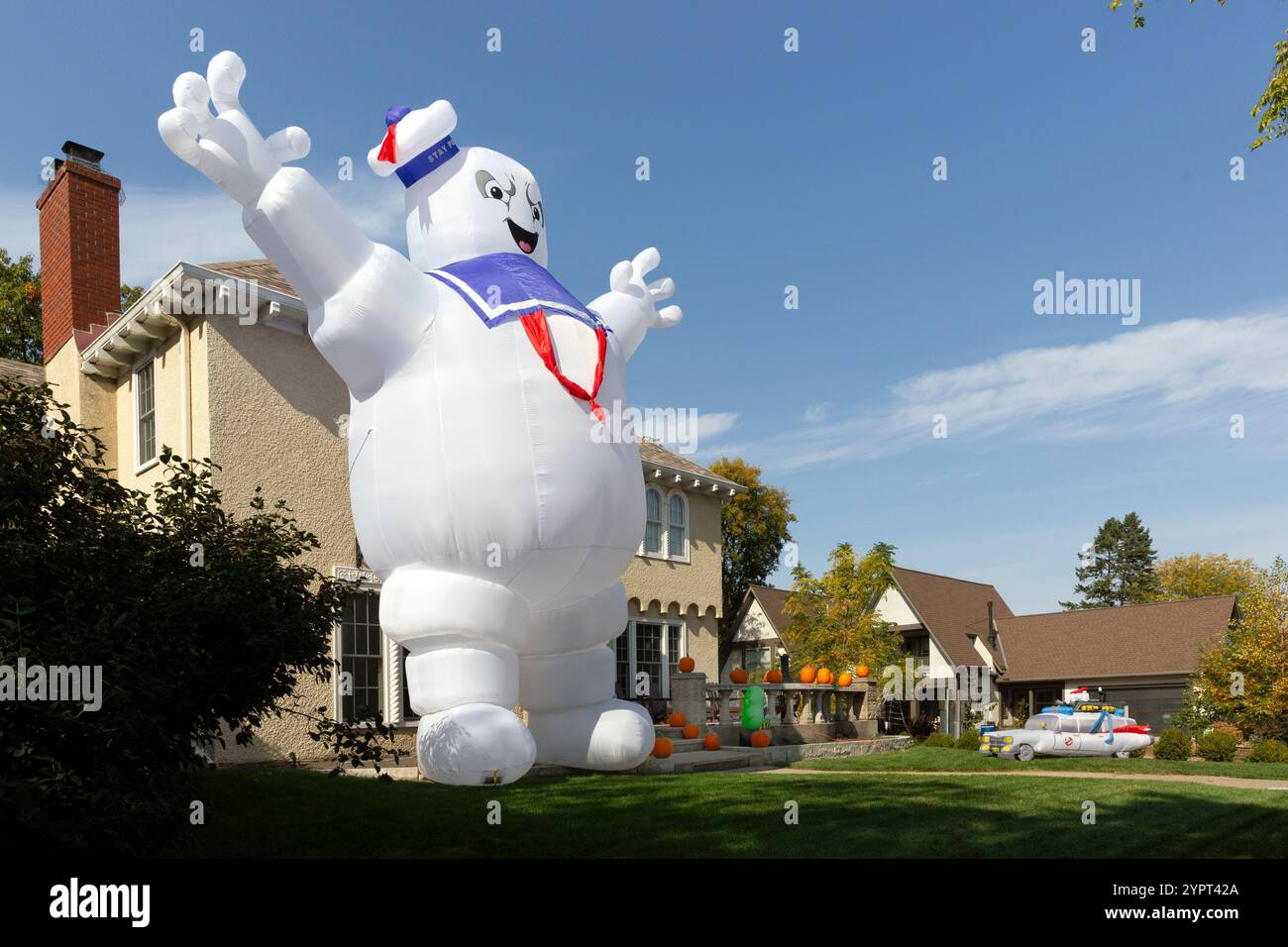 A huge inflatable Halloween Ghostbusters movie theme Stay Puft ...