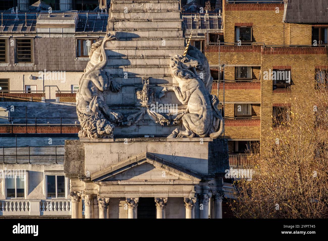 St. George Church, Bloomsbury, London 1716-31: Fighting lions and ...