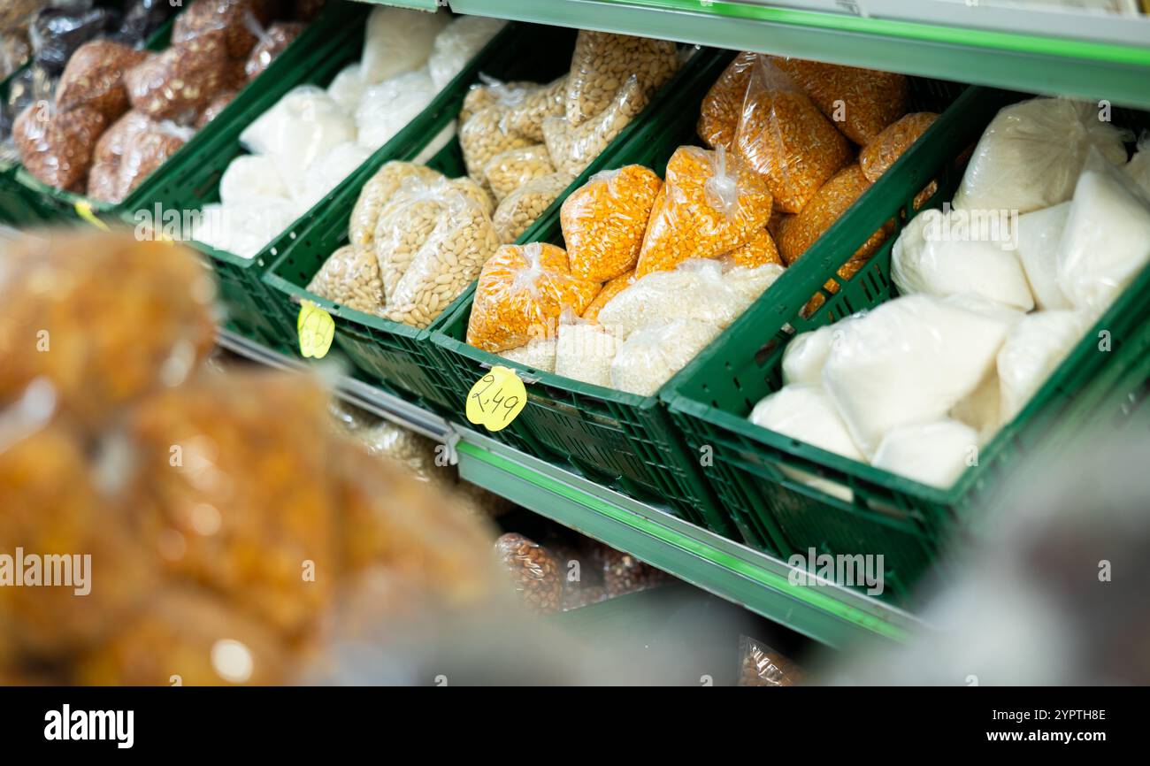 Loose goods hi-res stock photography and images - Alamy
