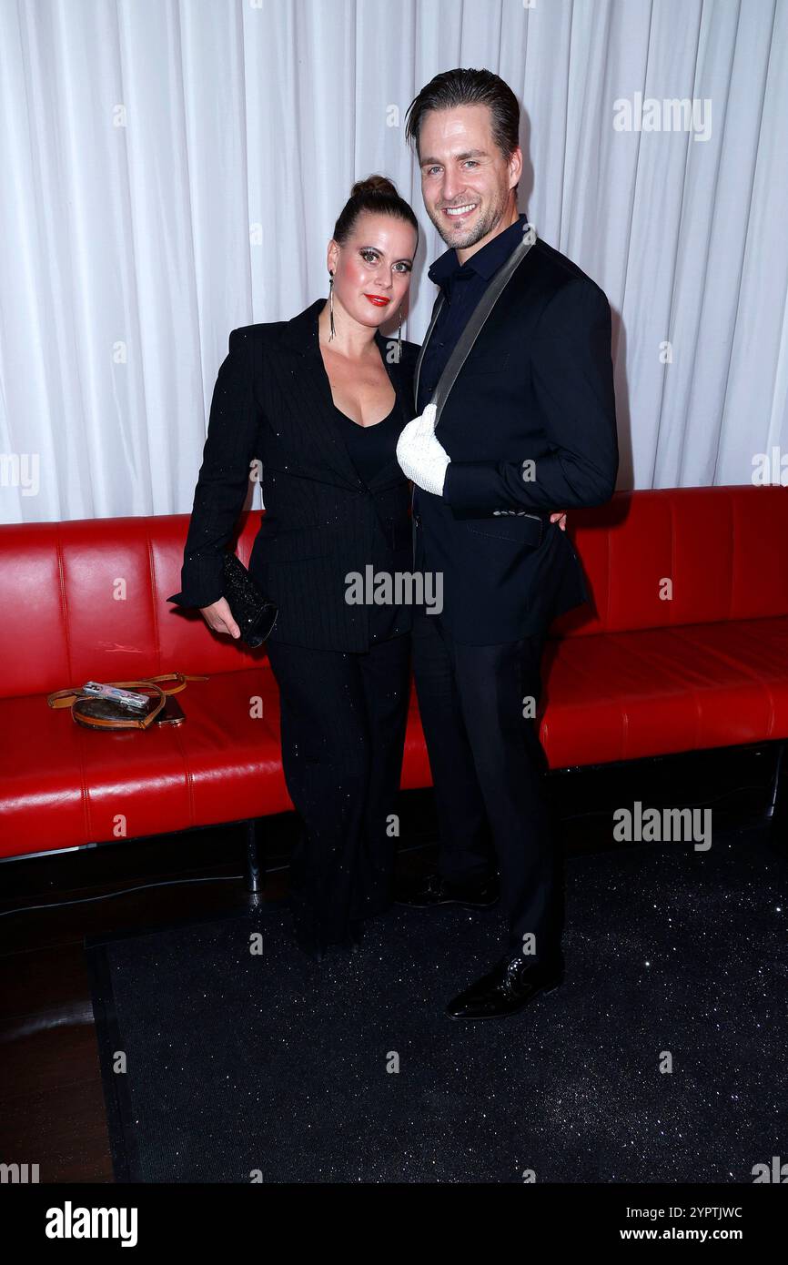 Alexander klaws und seine ehefrau nadja scheiwiller hi-res stock ...