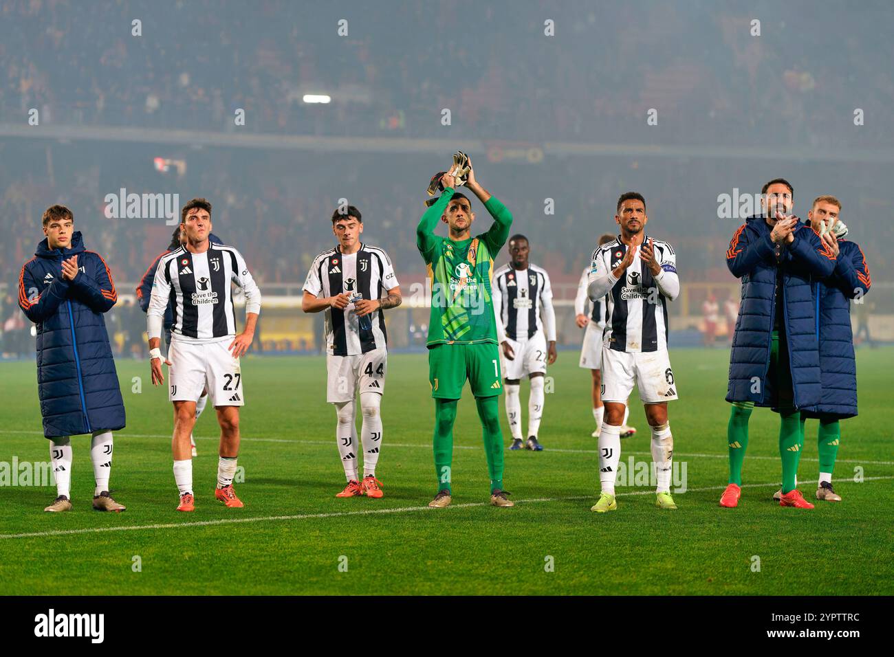 Lecce fc fans hi-res stock photography and images - Alamy
