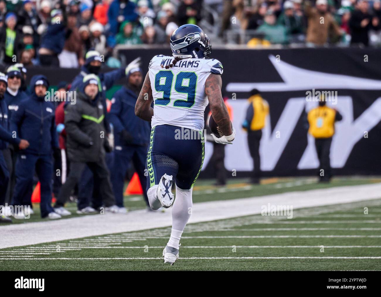 Leonard williams seahawks hi-res stock photography and images - Alamy