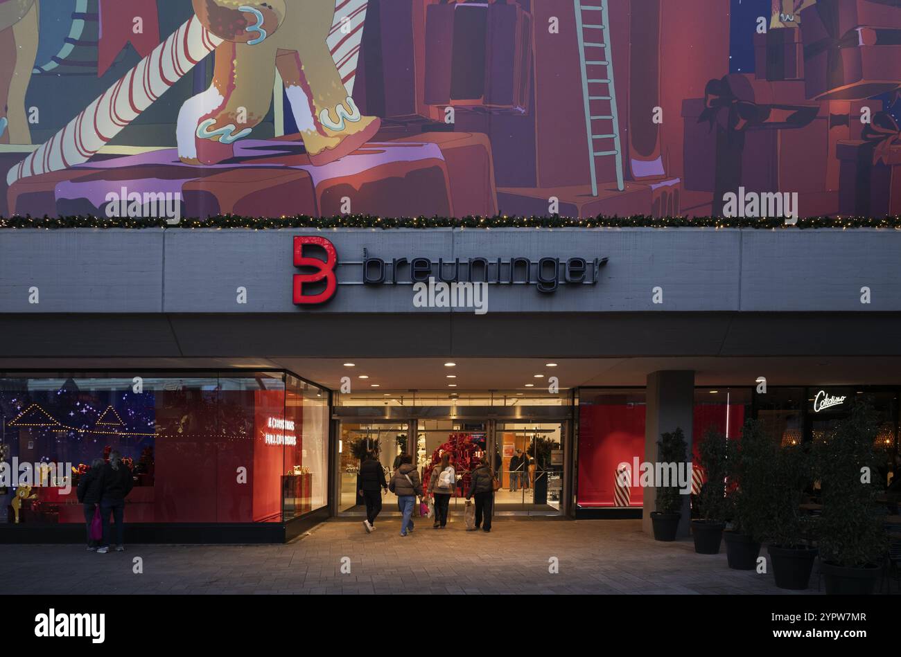 Department structures hi-res stock photography and images - Alamy