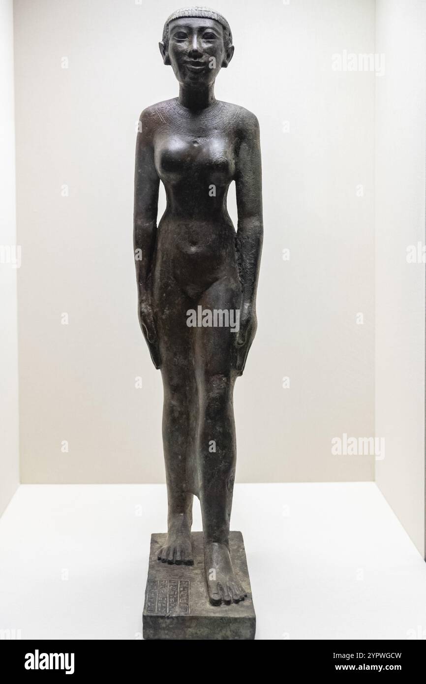 Escultura de la dama Chepes, periodo tardio de Egipto, XXVI dinastia ...
