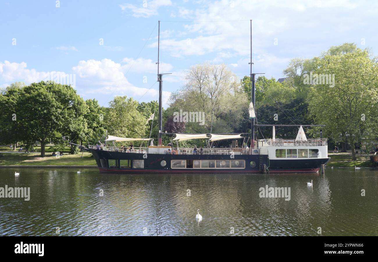 Berlin, Germany, 10 May 2024, Restaurant ship van Loon in Urbanhafen ...
