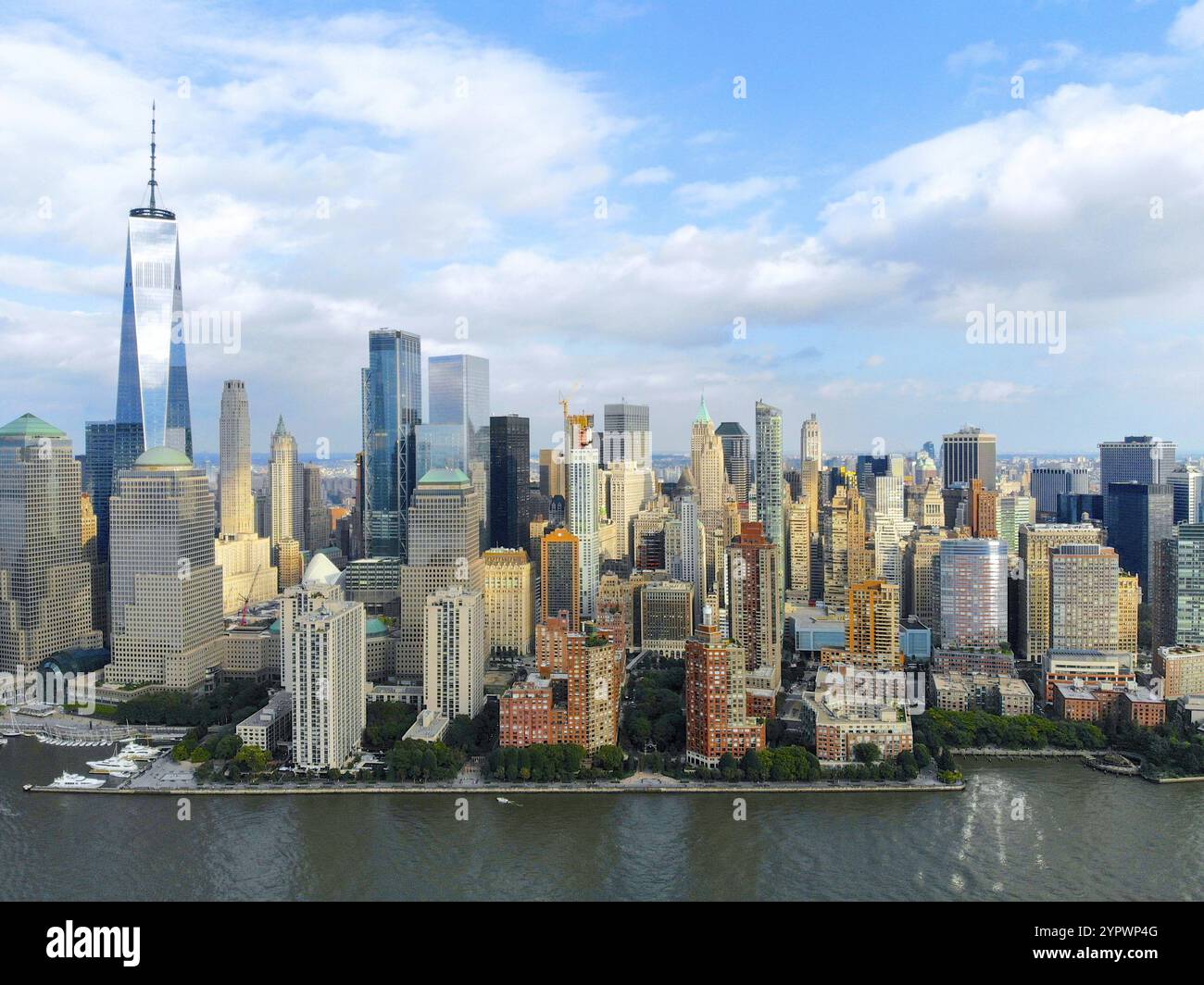 Aerial view of Manhattan Skyline, with World Trade Center, New York ...
