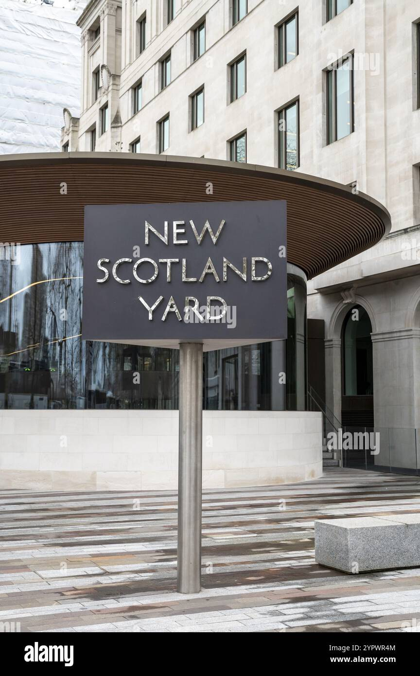 New Scotland Yard sign at the headquarters of the London Metropolitan ...