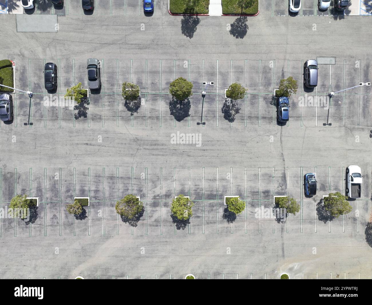 Top down parking lot hi-res stock photography and images - Alamy