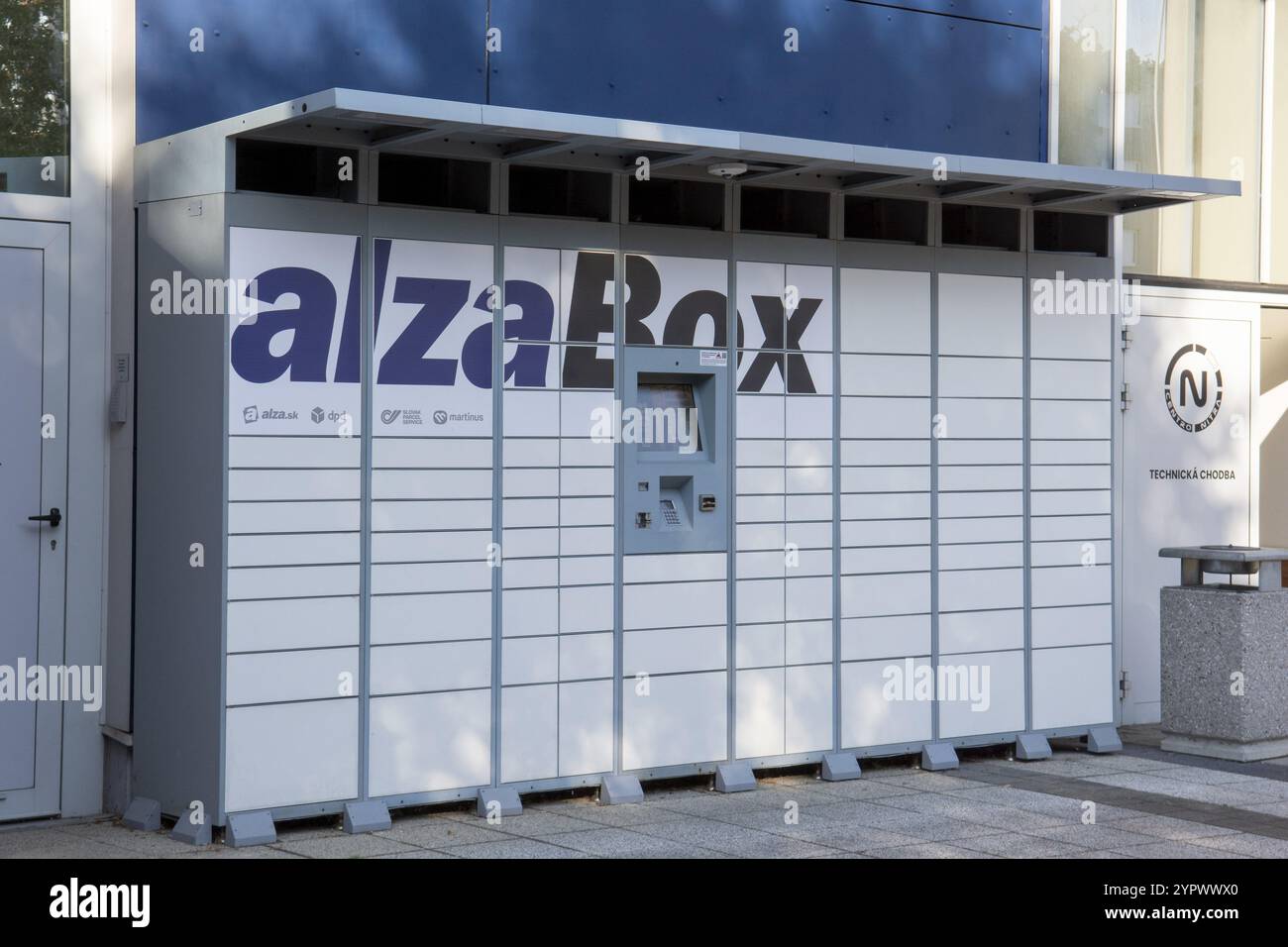 Alza box hi-res stock photography and images - Alamy