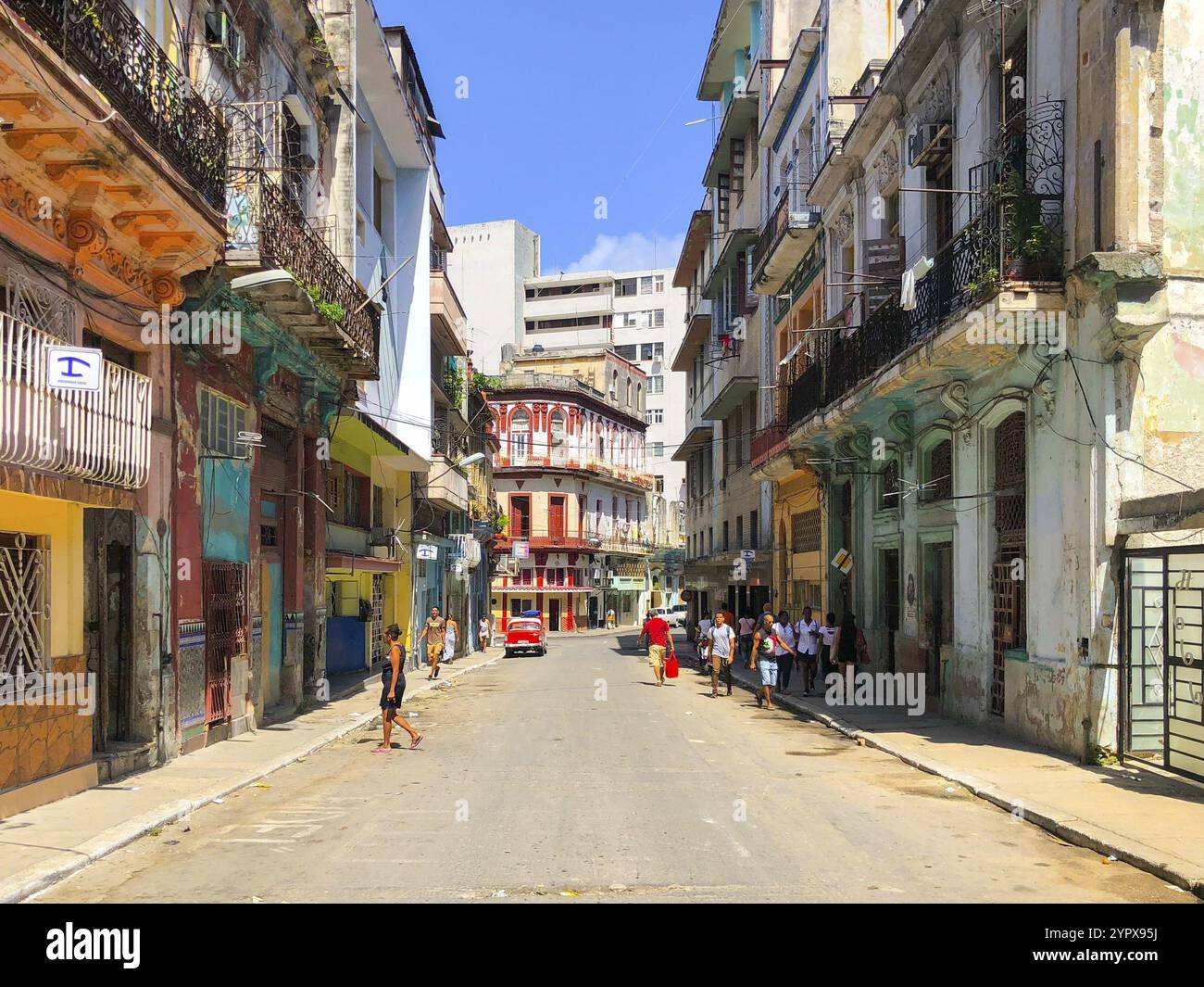 Street scene with colorful and old building on Havana. Urban scene with ...