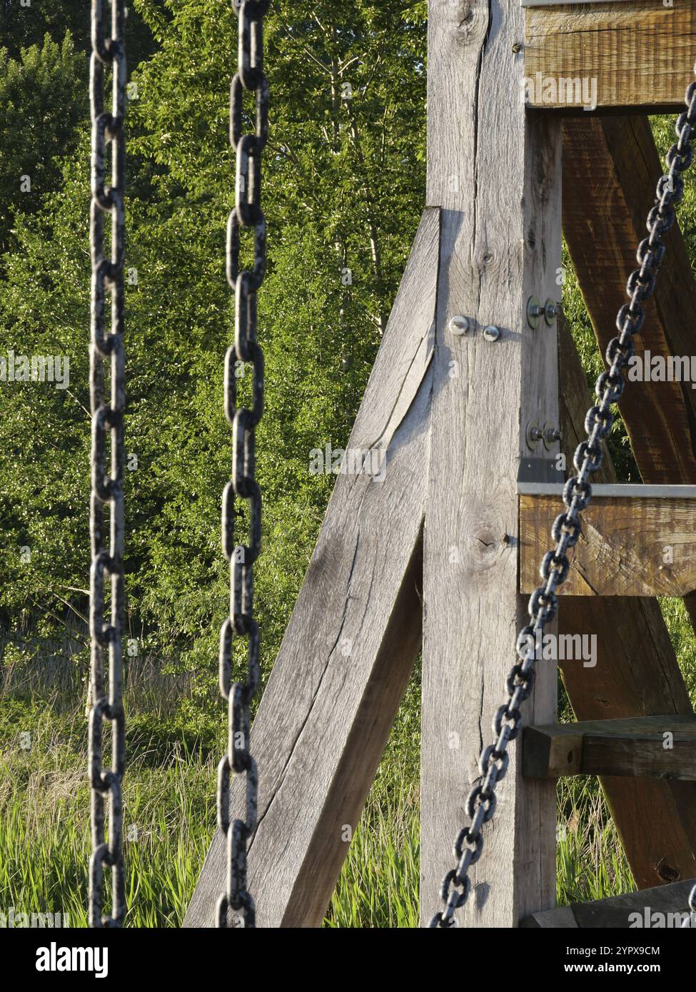 Details on the historic drawbridge over the Trebel near Nerlingen ...
