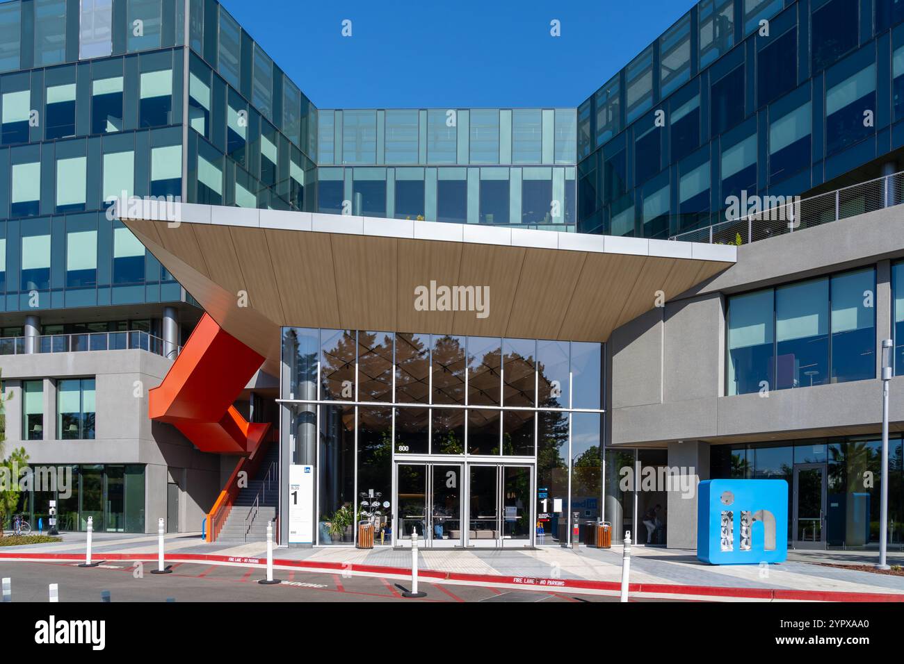 LinkedIn headquarters at South Bay Campus in Mountain View, California ...