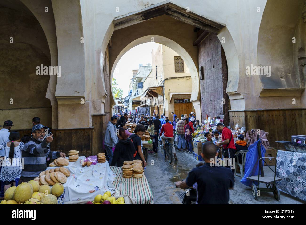 Morocco fes bab semmarine hi-res stock photography and images - Alamy
