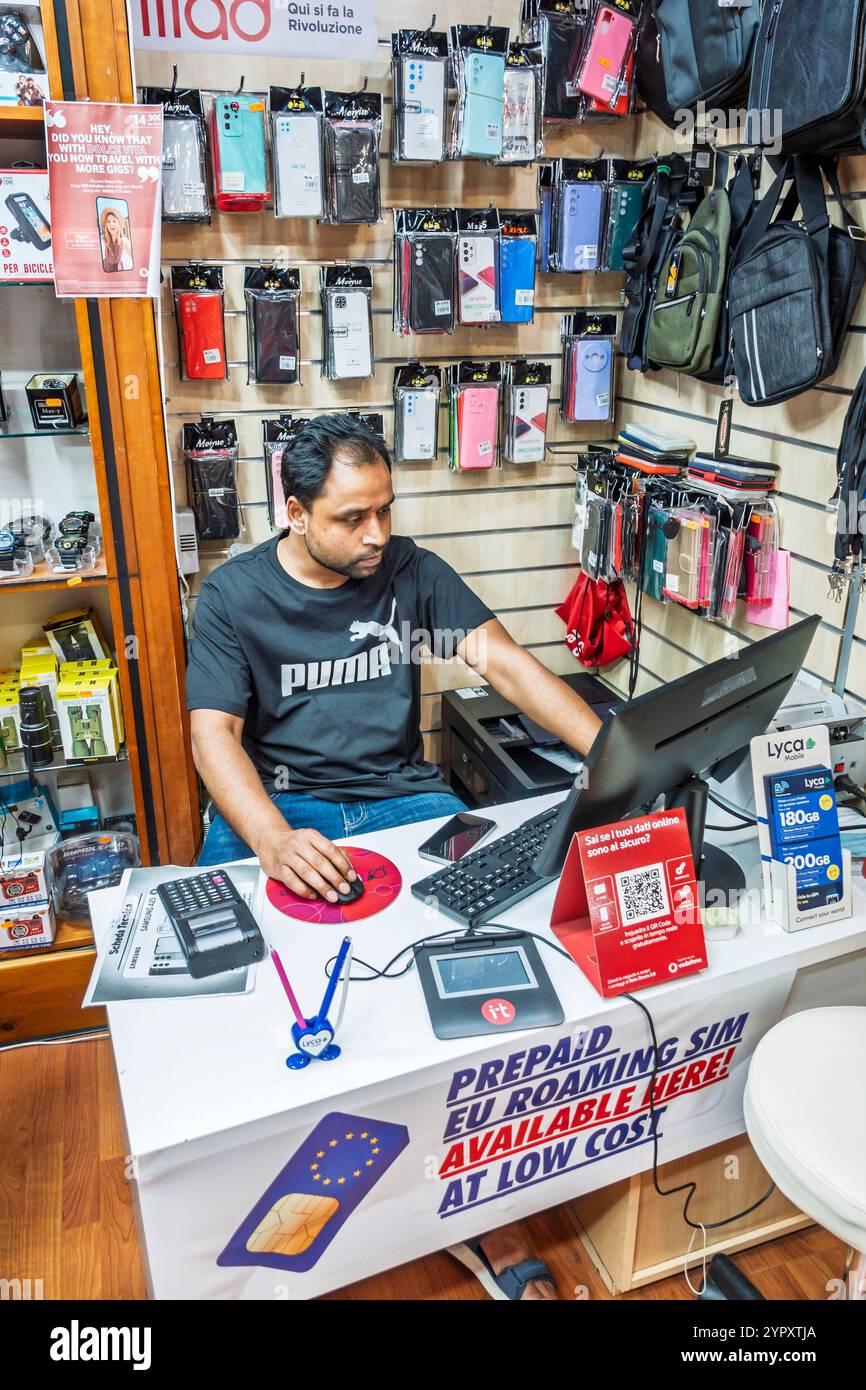 Prepaid eu roaming service hi-res stock photography and images - Alamy