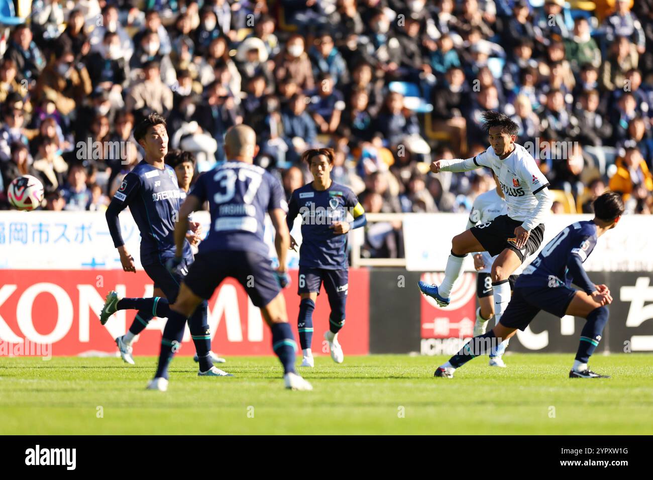 Fukuoka, Japan. 30th Nov, 2024. Naoki Maeda (Reds) Football/Soccer : 2024 J1 League match ...