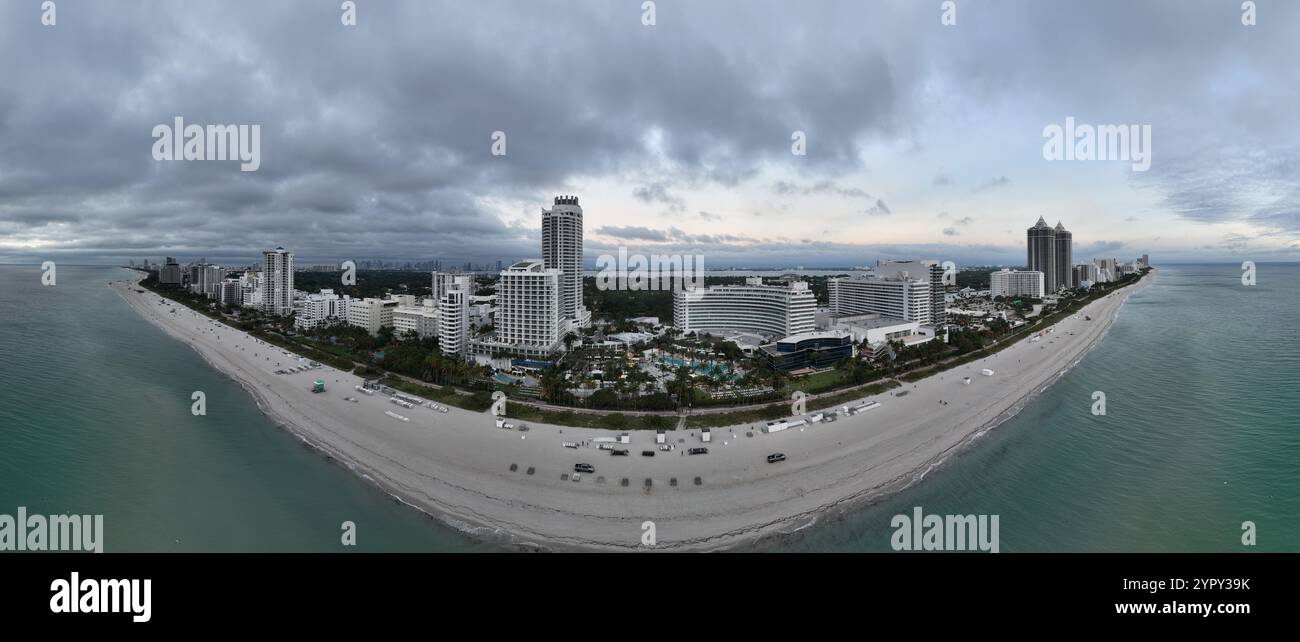 Stunning dawn and sunrise in Miami Beach, Florida with clear blue water ...