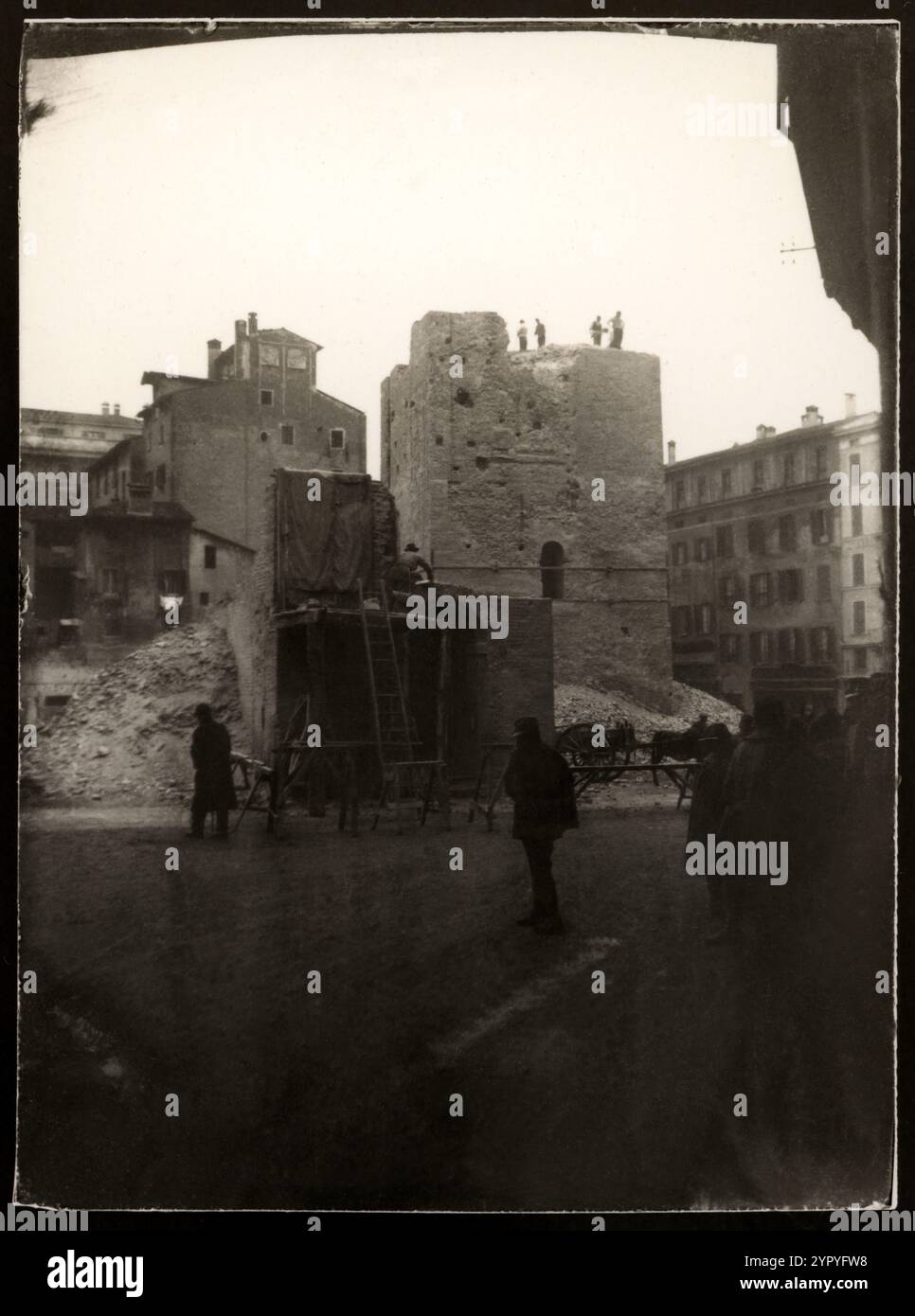 Torre di demolizione hi-res stock photography and images - Alamy