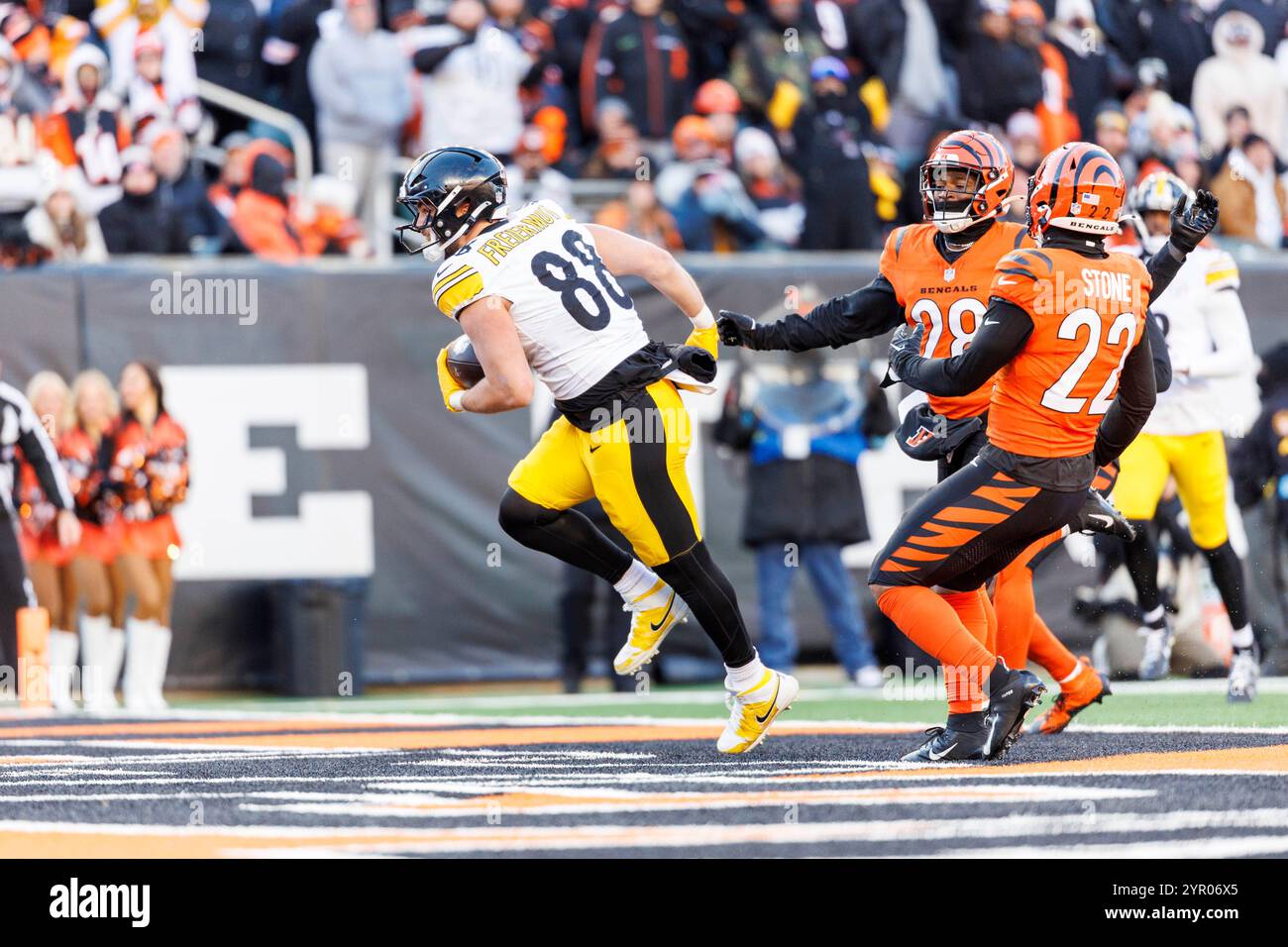 December 01, 2024: Pittsburgh Steelers tight end Pat Freiermuth (88 ...