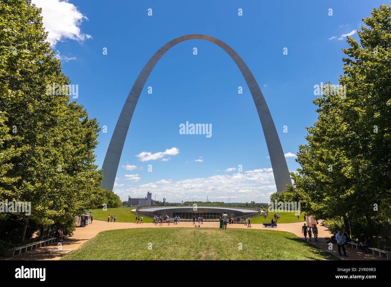 ST. LOUIS, MISSOURI, USA – JUNE 23, 2024: The Gateway Arch, a 630-foot ...