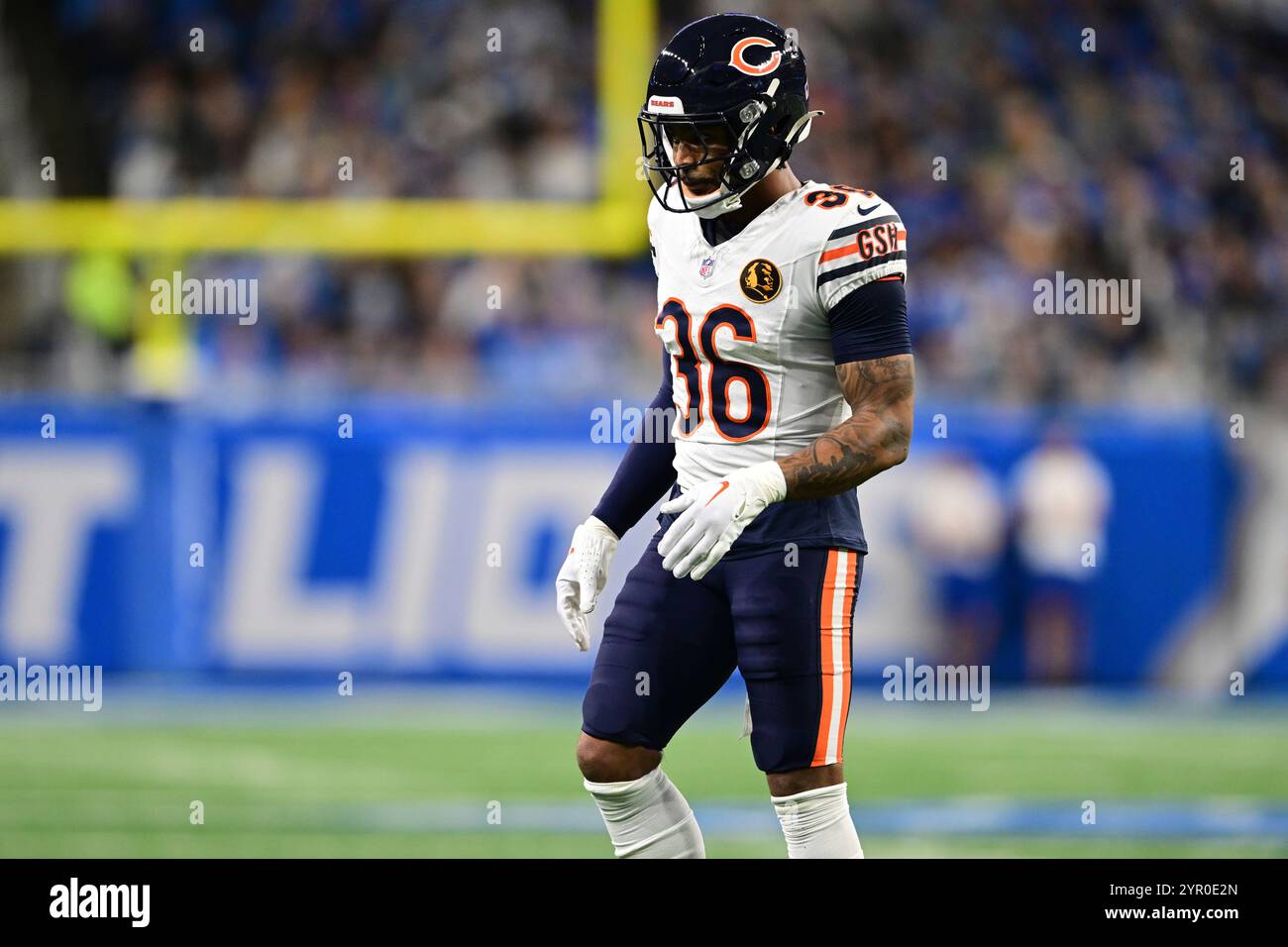 Chicago Bears safety Jonathan Owens lines up during the first half of ...