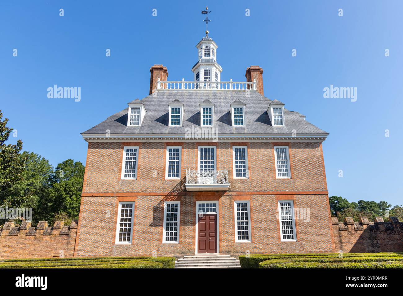 WILLIAMSBURG, VIRGINIA - AUGUST 25, 2024: The governor's palace at ...