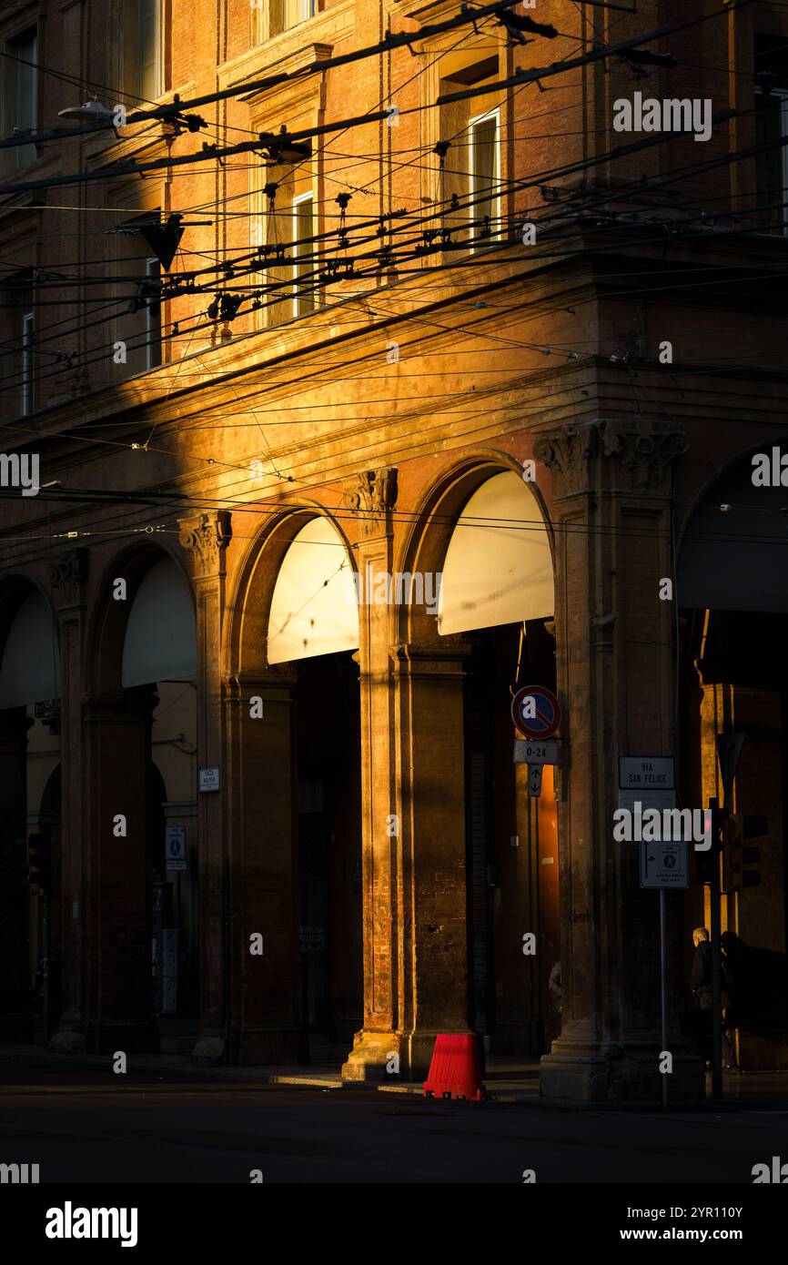 Warm sunlight illuminating historic hi-res stock photography and images - Alamy