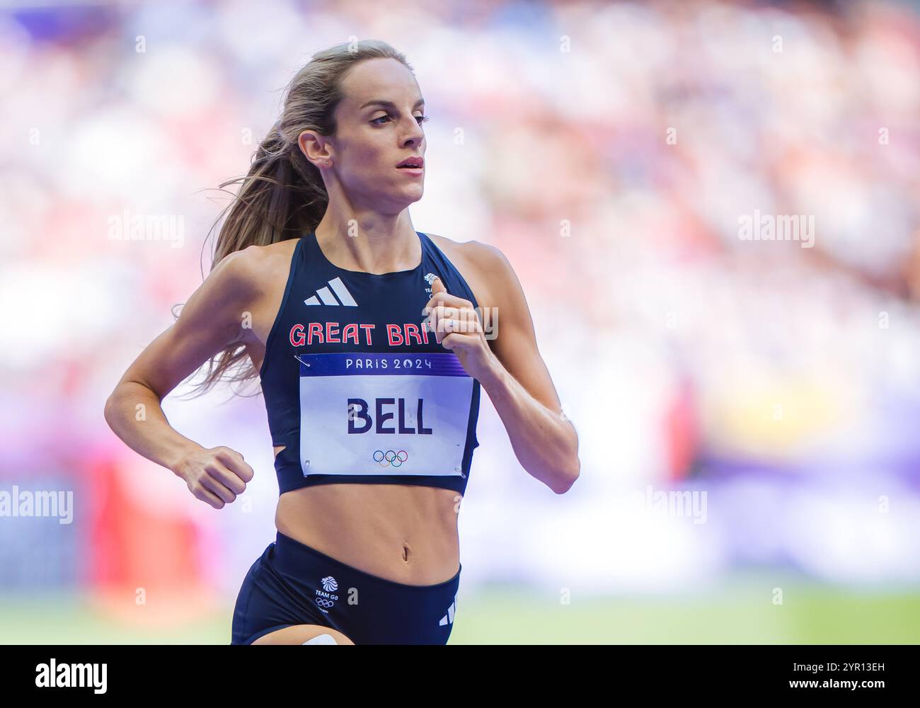 Georgia Bell participating in the 1500 meters at the Paris 2024 Olympic ...