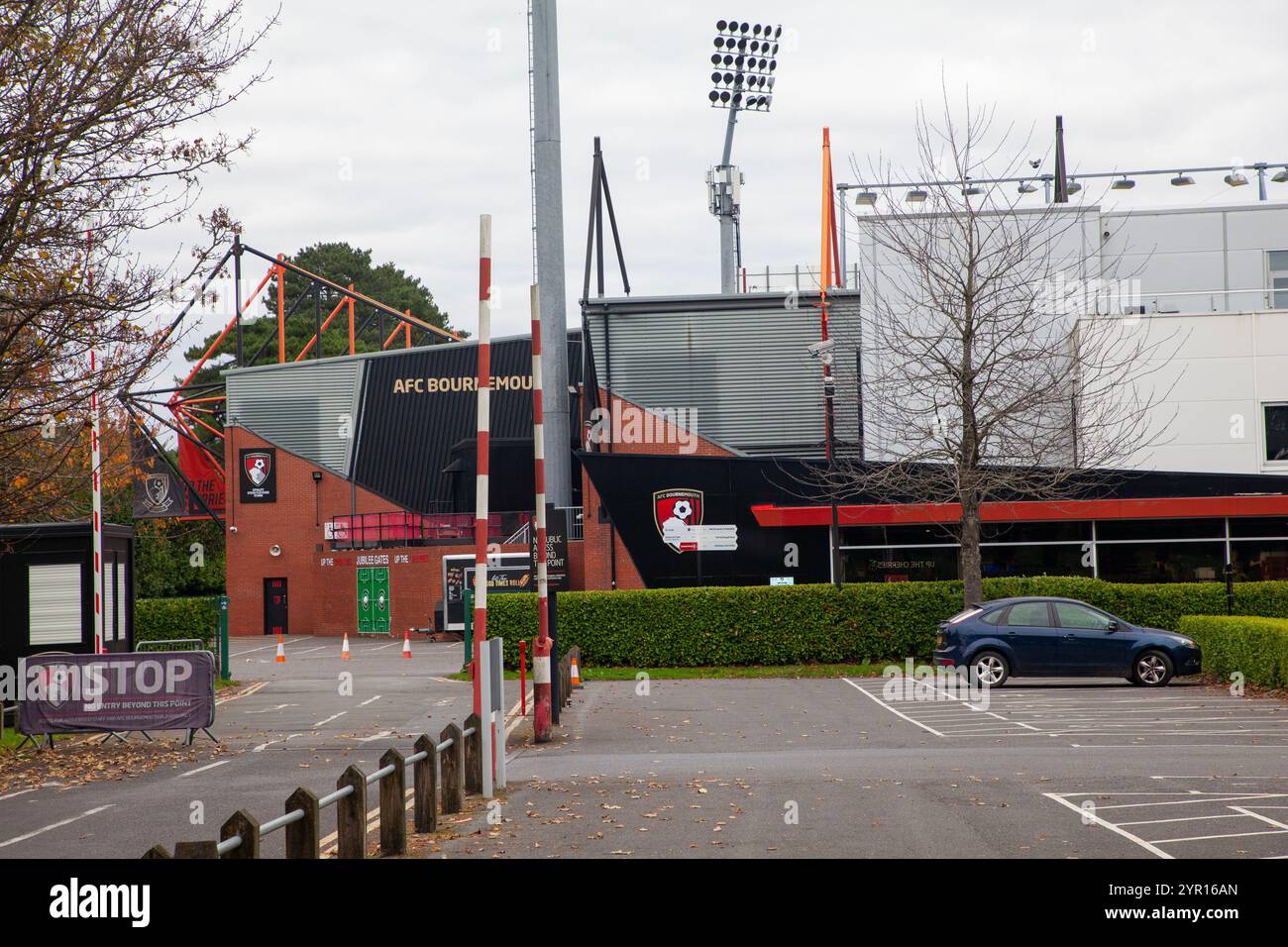 Bournemouth stadium vitality stadium hi-res stock photography and ...