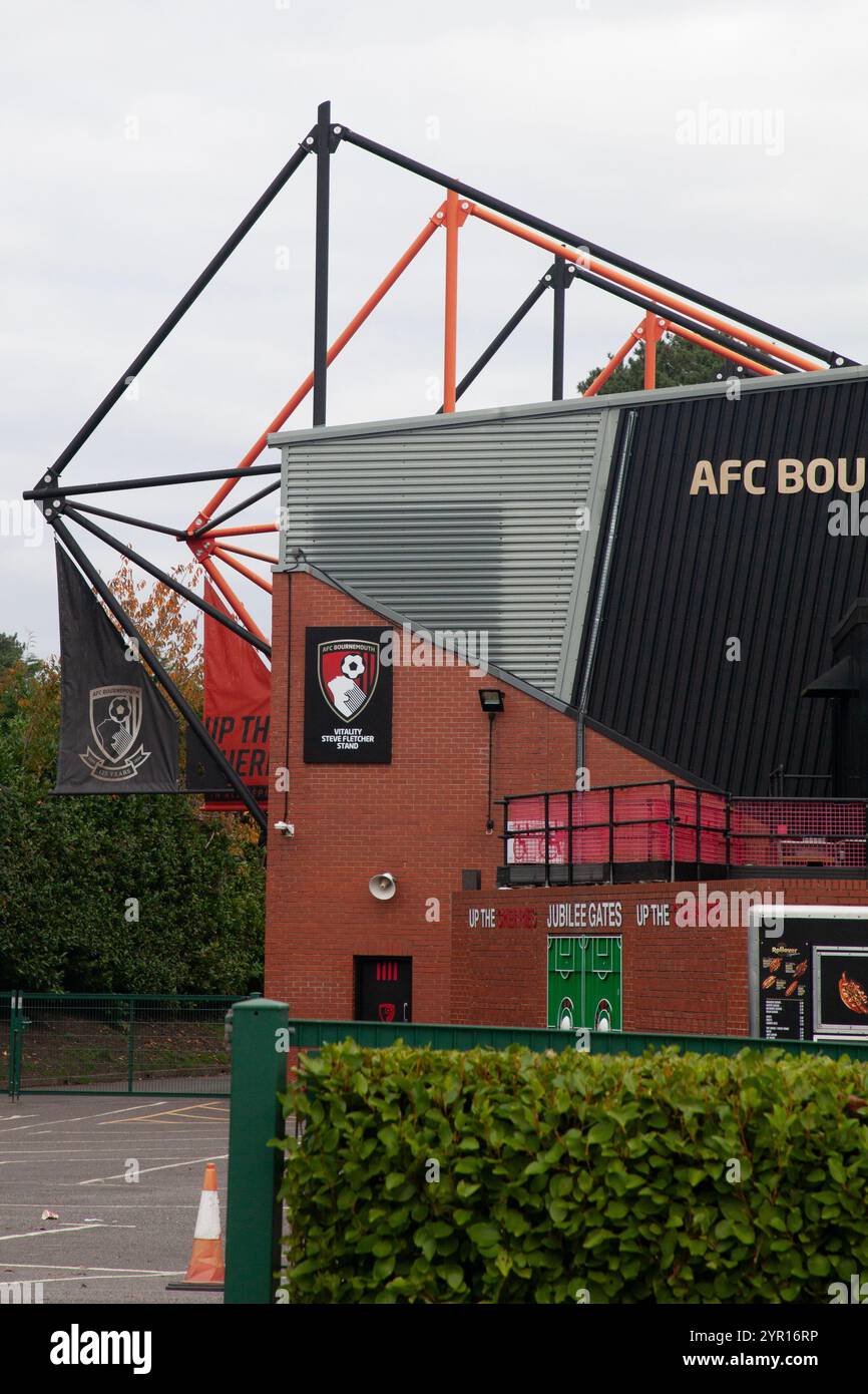 Bournemouth stadium vitality stadium hi-res stock photography and ...