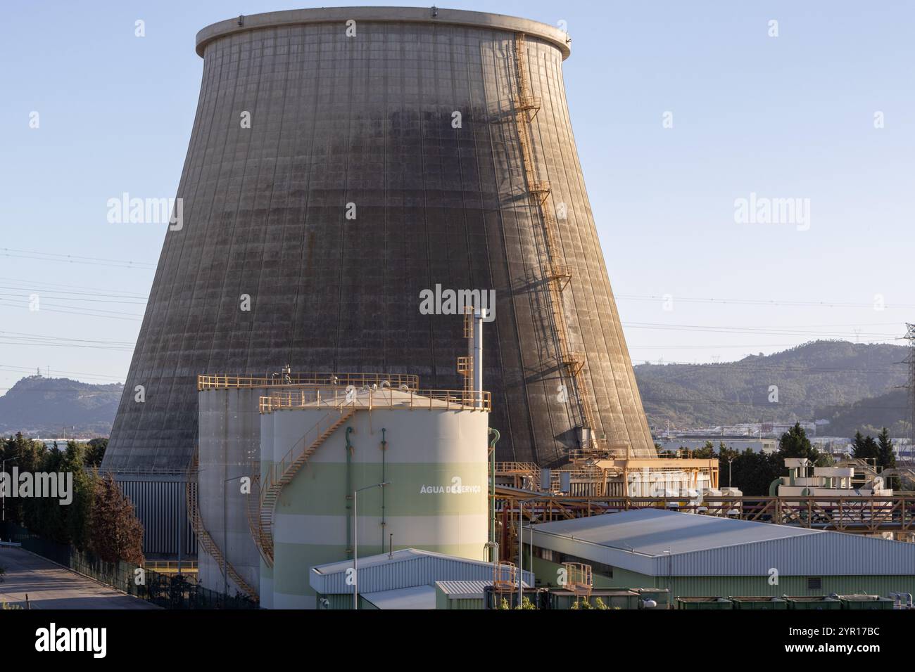 Ribatejo thermoelectric power station hi-res stock photography and ...
