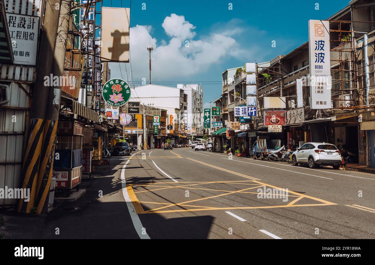 A street scene in downtown Tainan, Taian Stock Photo - Alamy