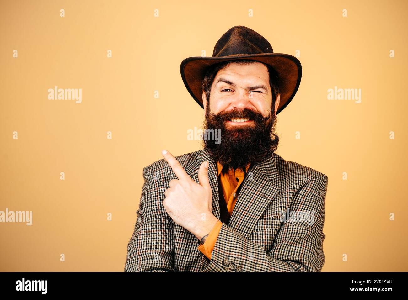 Rancher farmer wearing cowboy hat hi-res stock photography and images ...