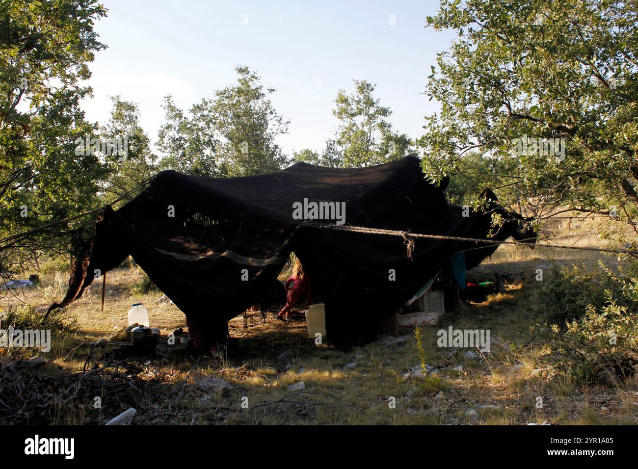 Yoruk tent. Black tent used by nomadic Turks Stock Photo - Alamy