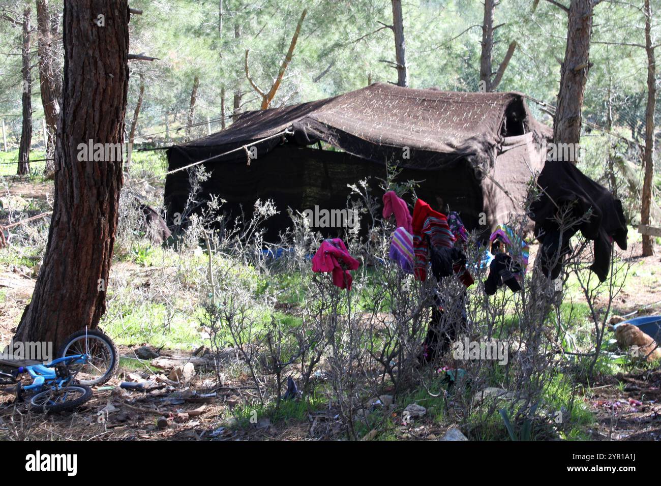 Yoruk tent. Black tent used by nomadic Turks Stock Photo - Alamy