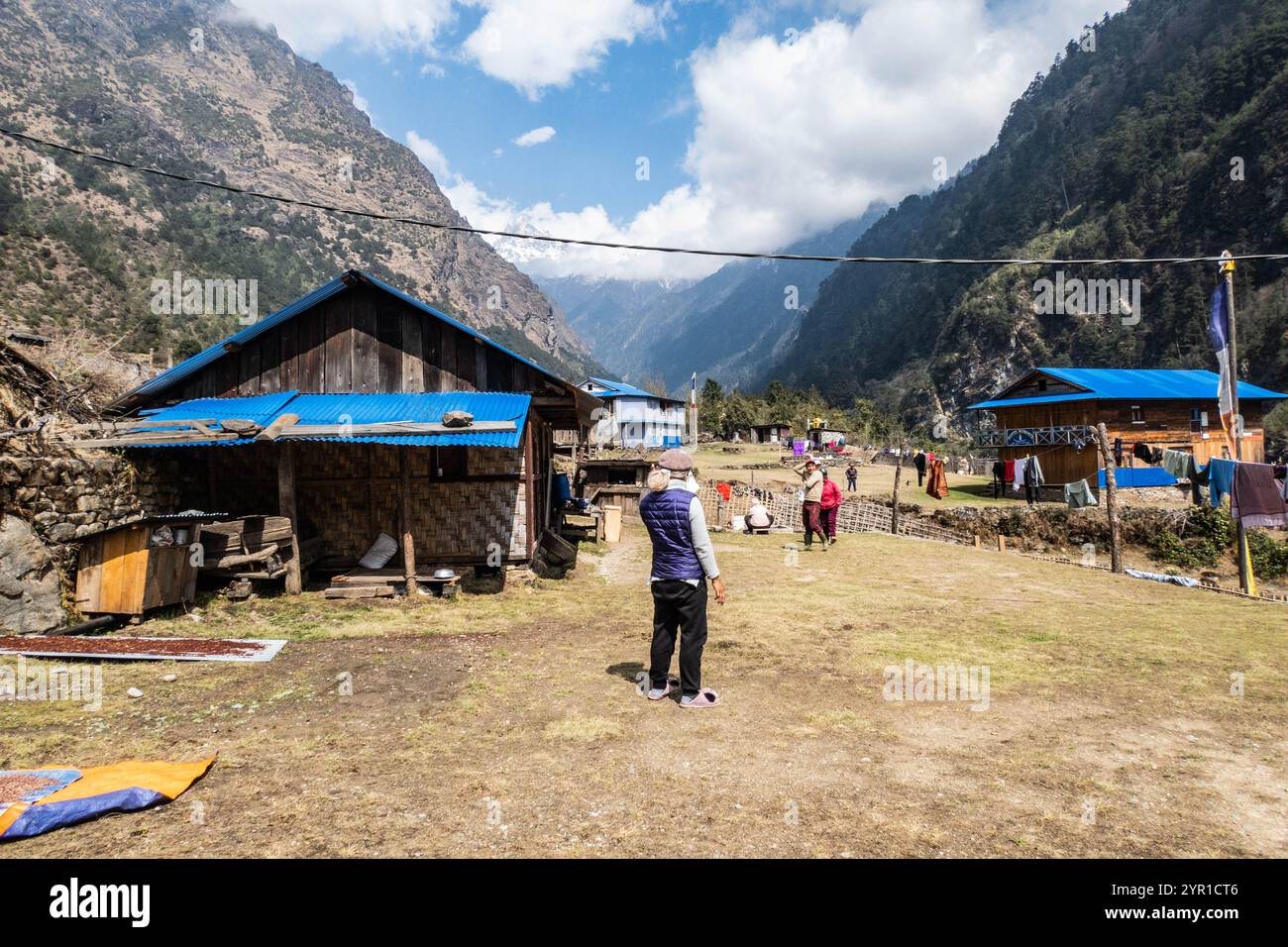 Teahouse trekking to Kangchenjunga (Kanchenjunga) , Gyabla, Nepal Stock ...