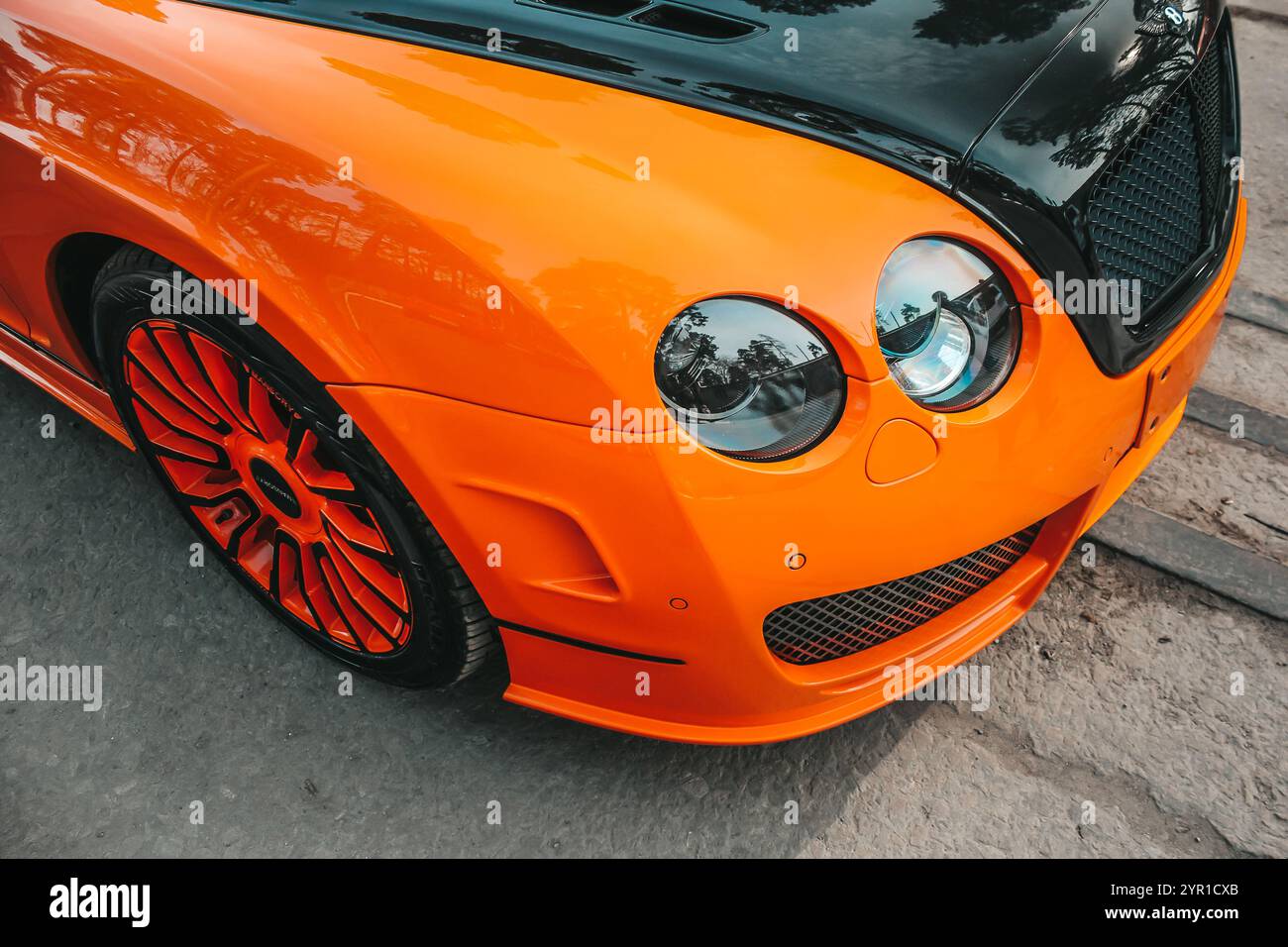 Tuned bentley hi-res stock photography and images - Alamy