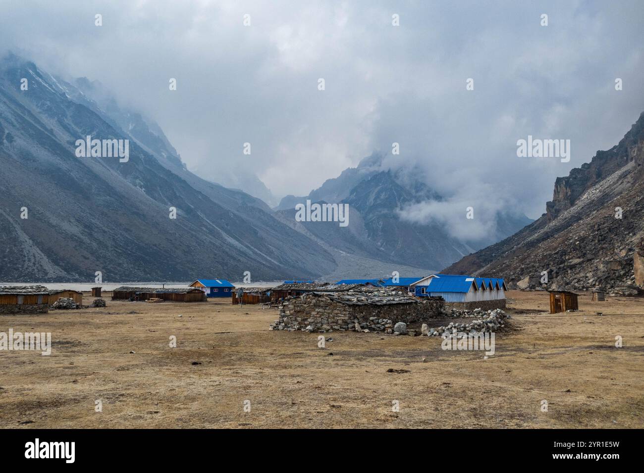 Lhonak hi-res stock photography and images - Alamy