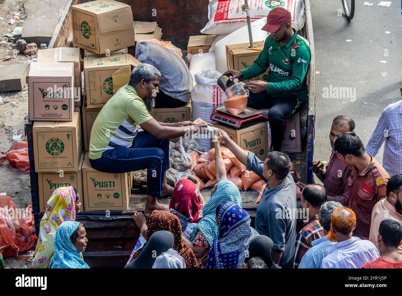People seen buying daily necessities from the selling points of the ...