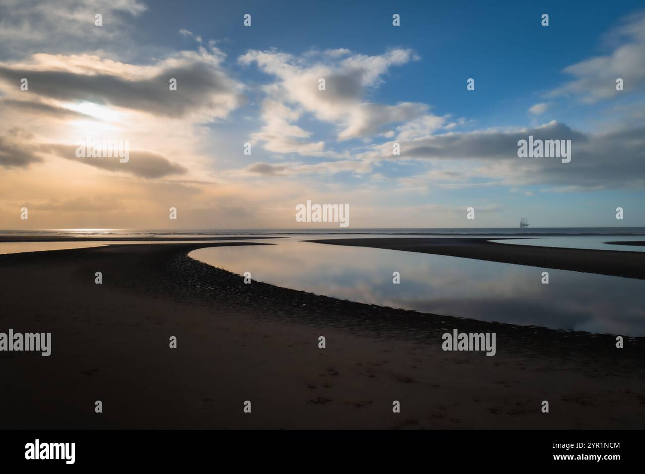 Summer cliffs and rivers with beautiful scenery hi-res stock photography and images - Alamy