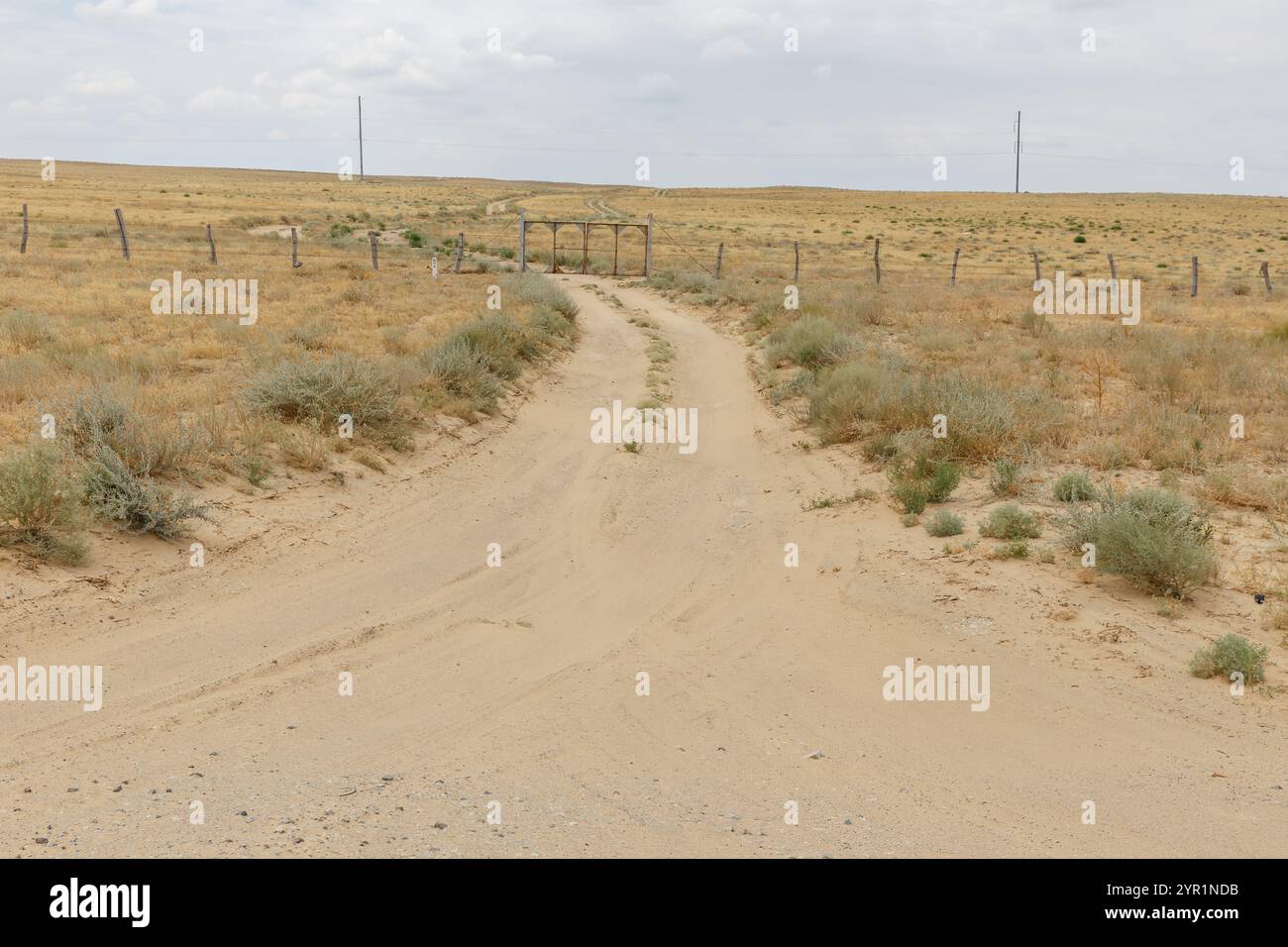 Countryside landscape land grassland arid dry hi-res stock photography ...