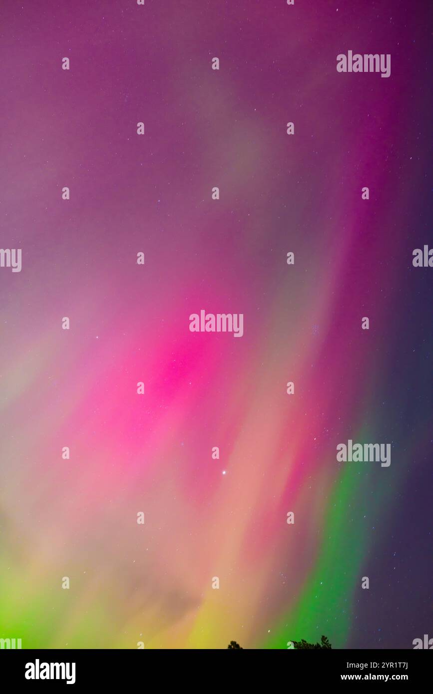 Vibrant pink green aurora hi-res stock photography and images - Alamy