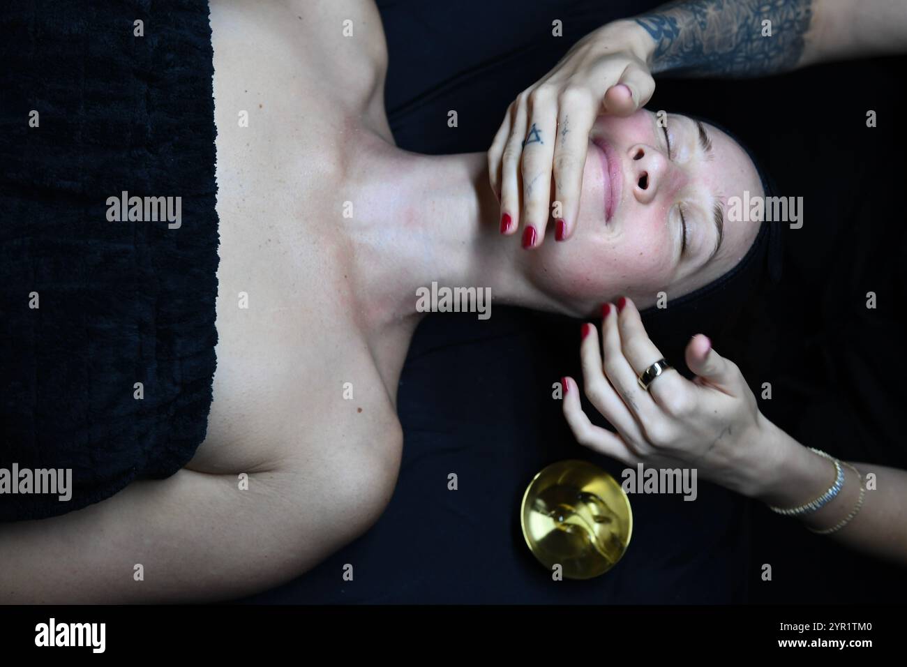 Facial touch hi-res stock photography and images - Alamy