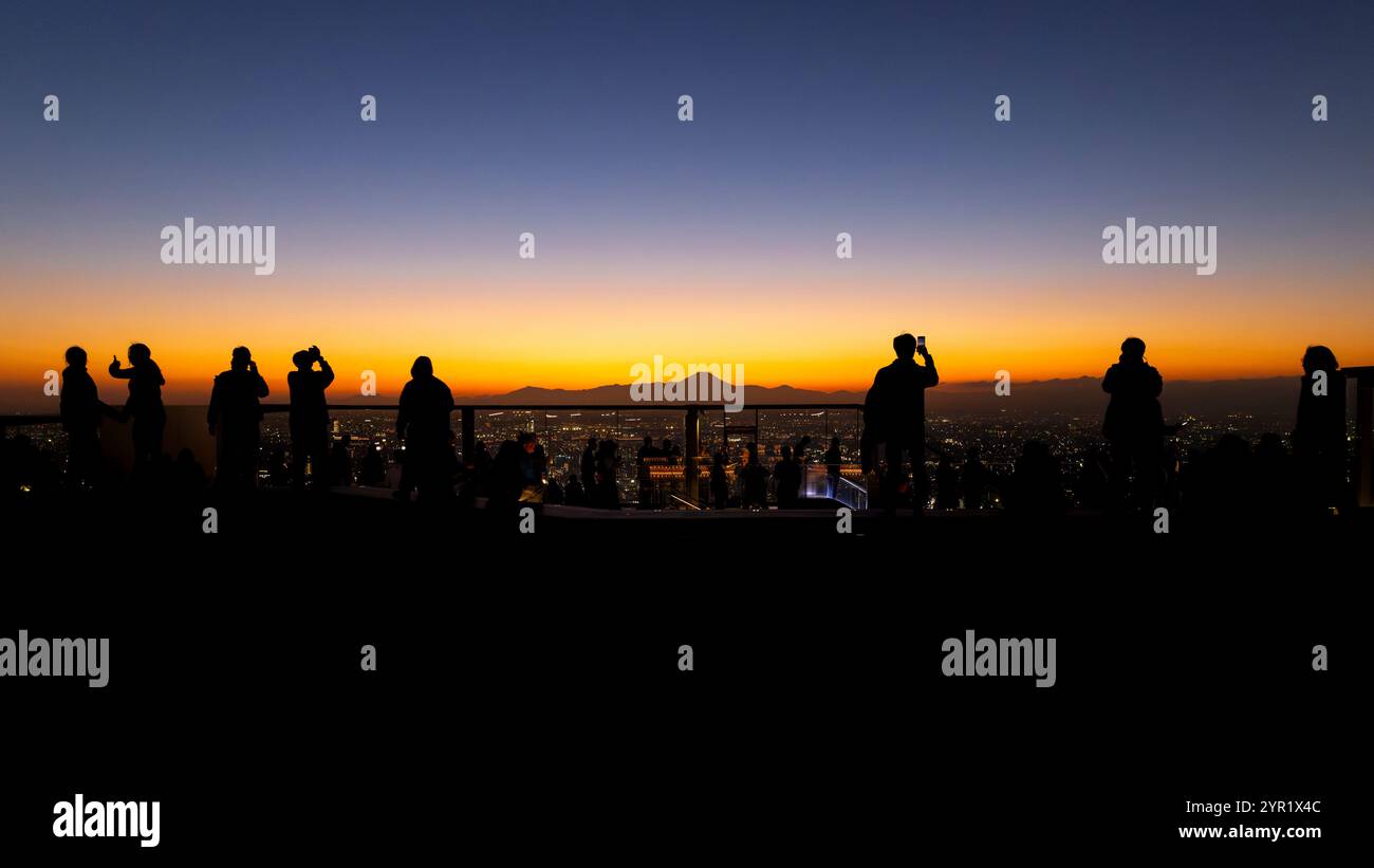 Rooftop sunset view hi-res stock photography and images - Alamy