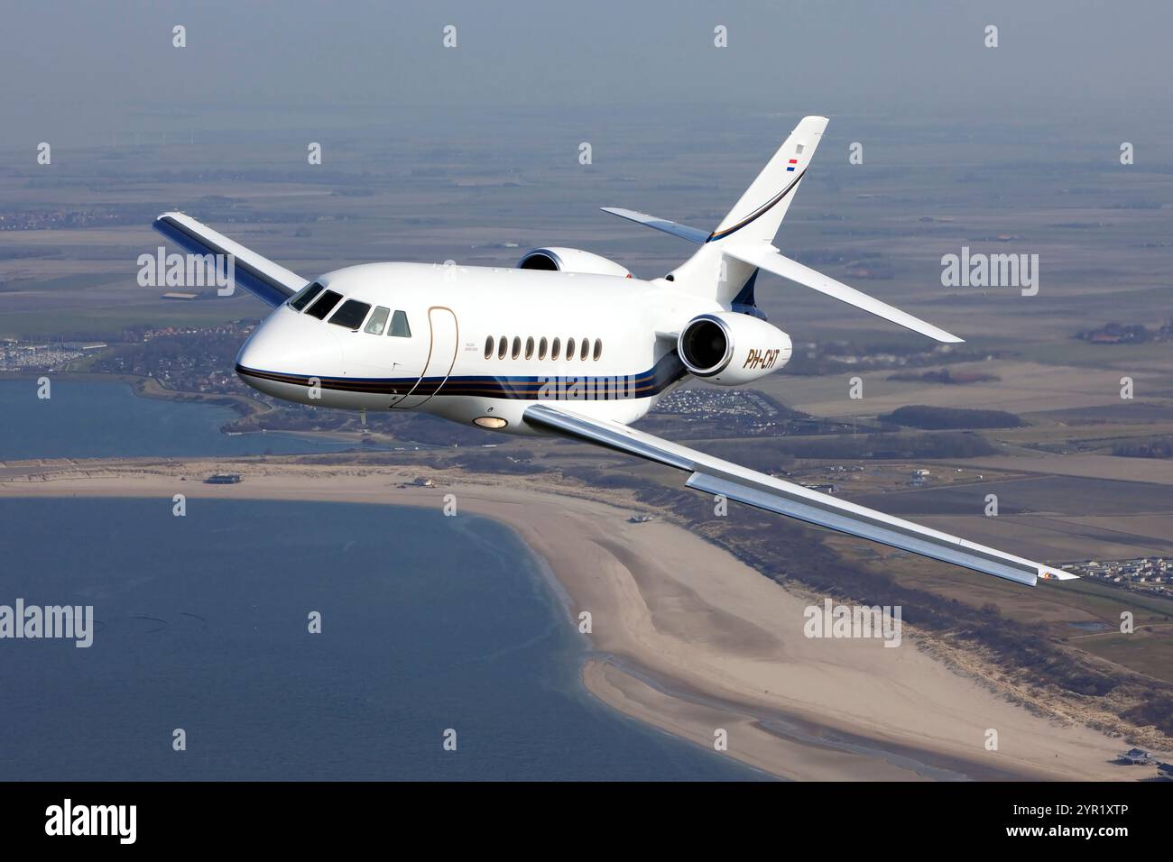 PH-CHT - Dassault Falcon 2000EX Private Business Jet Air to Air ...
