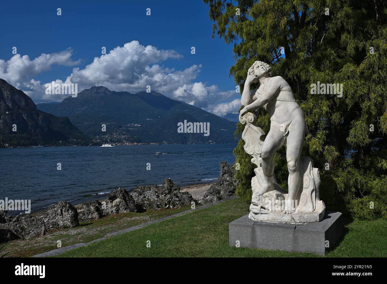 Scenic View of Lake Como Promenade with Mountains and Statue Stock ...