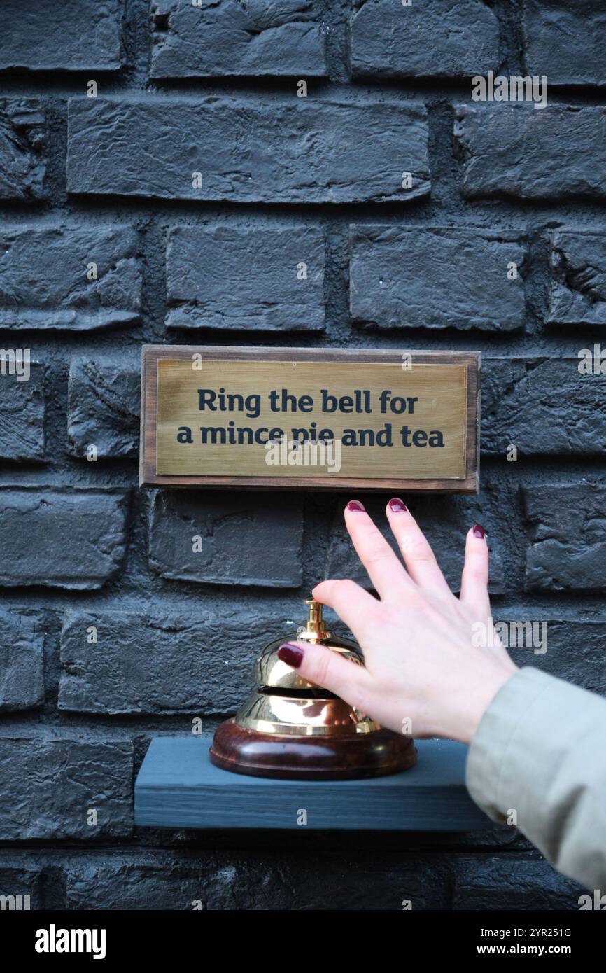 EDITORIAL USE ONLY A 'Magical mince pie window', created by Sainsbury's ...