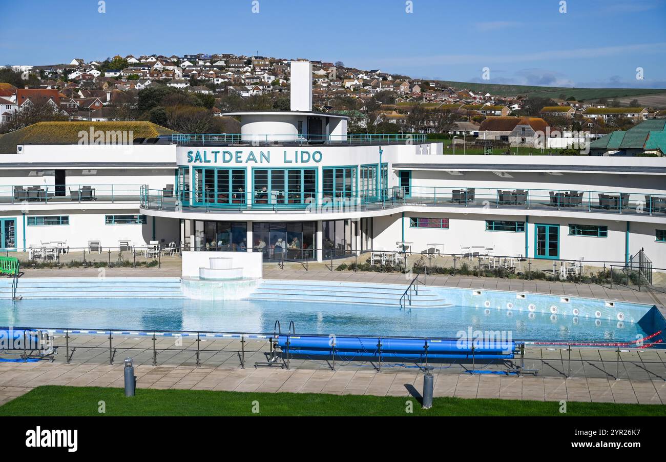 Saltdean lido pools hi-res stock photography and images - Alamy