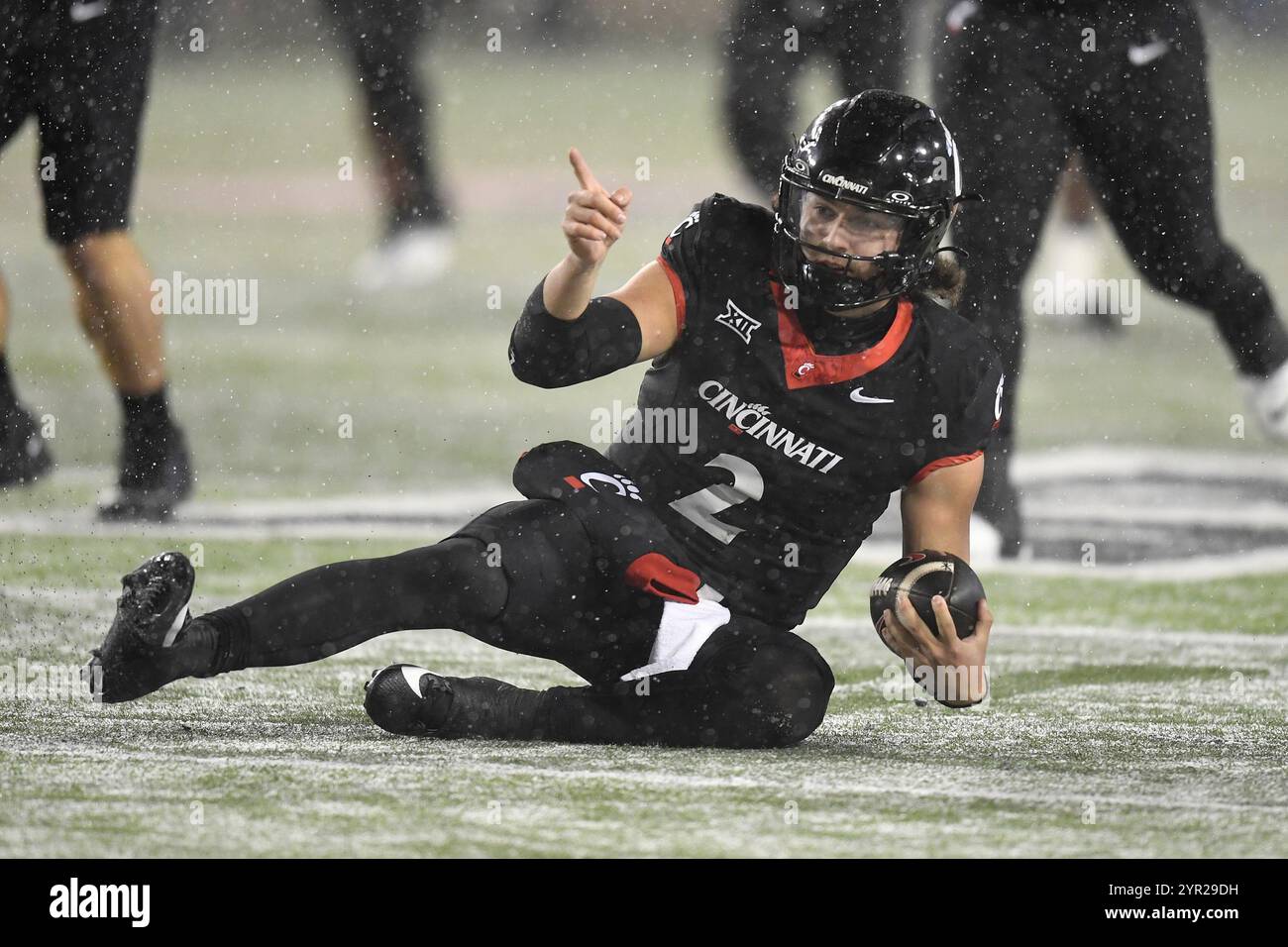 CINCINNATI, OH - NOVEMBER 30: Cincinnati Bearcats Quarterback Brendan Sorsby (2) signals first ...