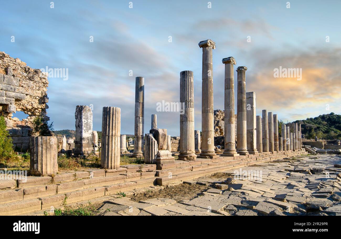 Greek city of magnesia hi-res stock photography and images - Alamy